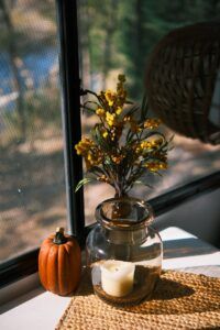 19 Fall Desk Decor Ideas for Cozy Autumn Vibes in Your Workspace
