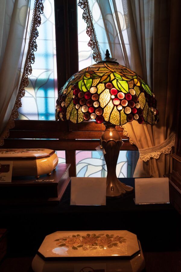 22 Gothic Office Decor Ideas for a Dark and Dramatic Workspace