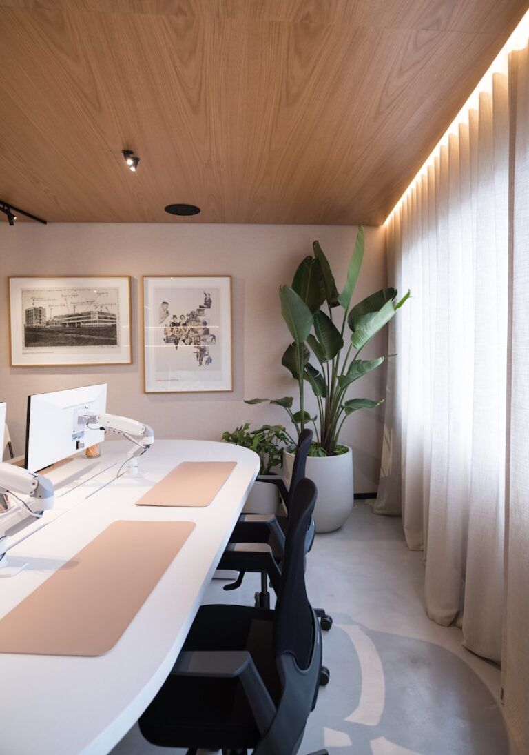 22 Elegant Zen Office Space Ideas for a Minimalist and Mindful Workspace